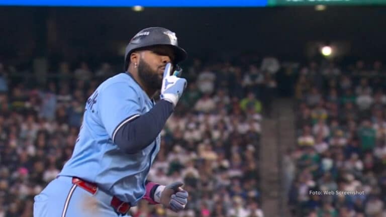 Vladimir Guerrero Jr. empata marca de Roberto Alomar